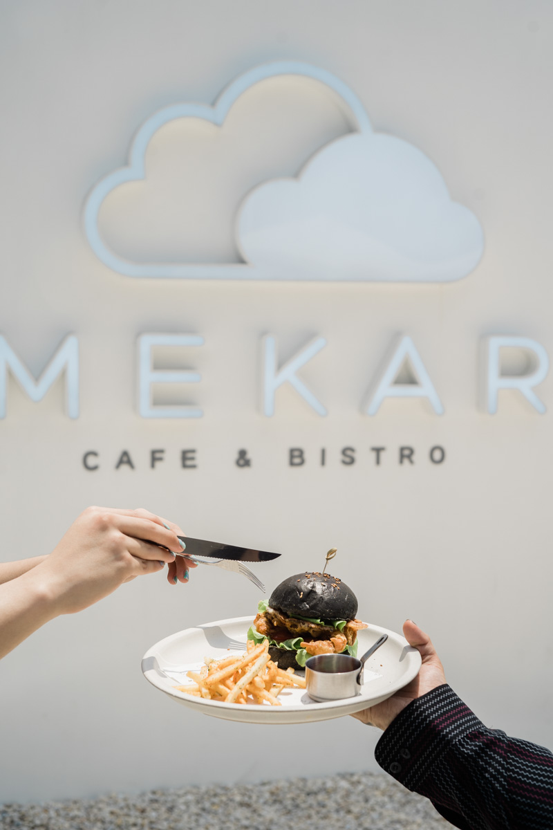 MEKAR Cafe & Bistro ร้านอาหารคาเฟ่รูฟท็อป สไตล์มินิมอล นั่งชิลได้ในยาม ...