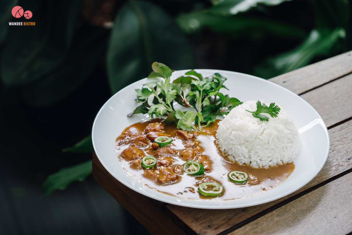Allotment Cafe คาเฟ่สุดร่มรื่นรายล้อมด้วยสวนสวย
