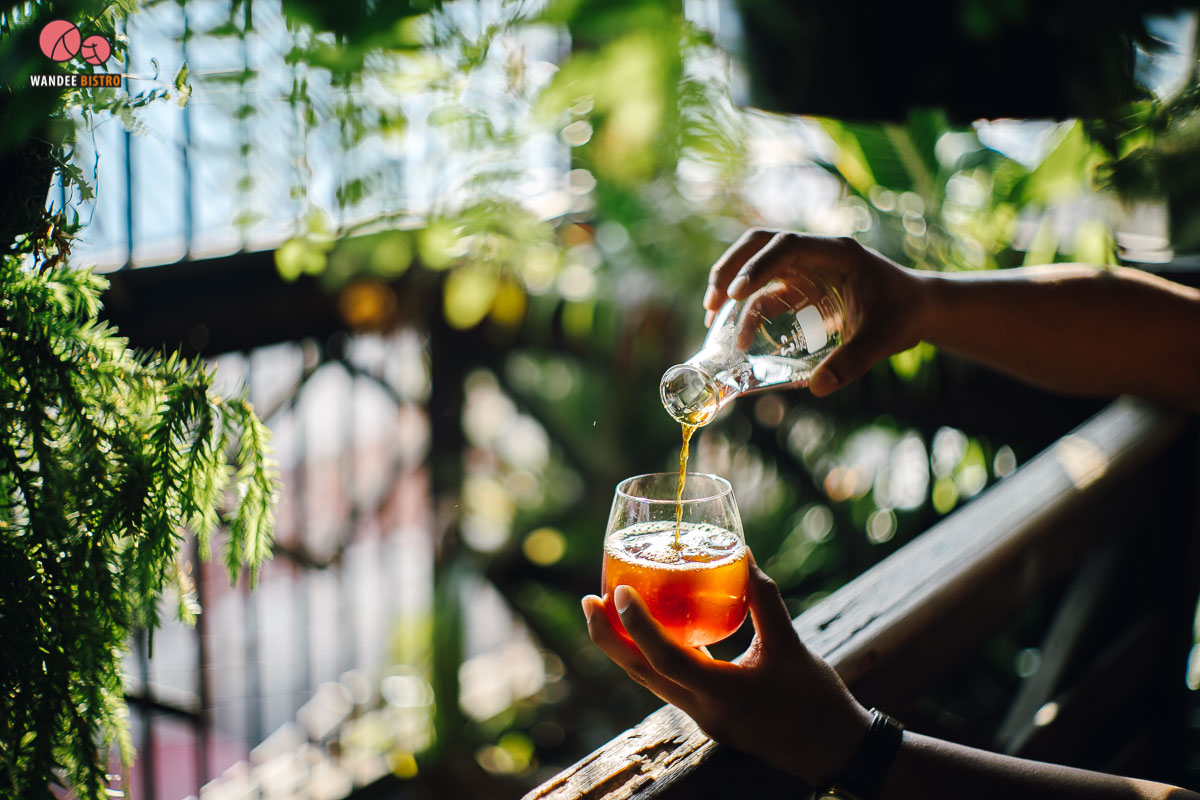 Mother Roaster บาริสต้าวัยเก๋ากับร้านกาแฟสุดคลาสสิค ย่านตลาดน้อย