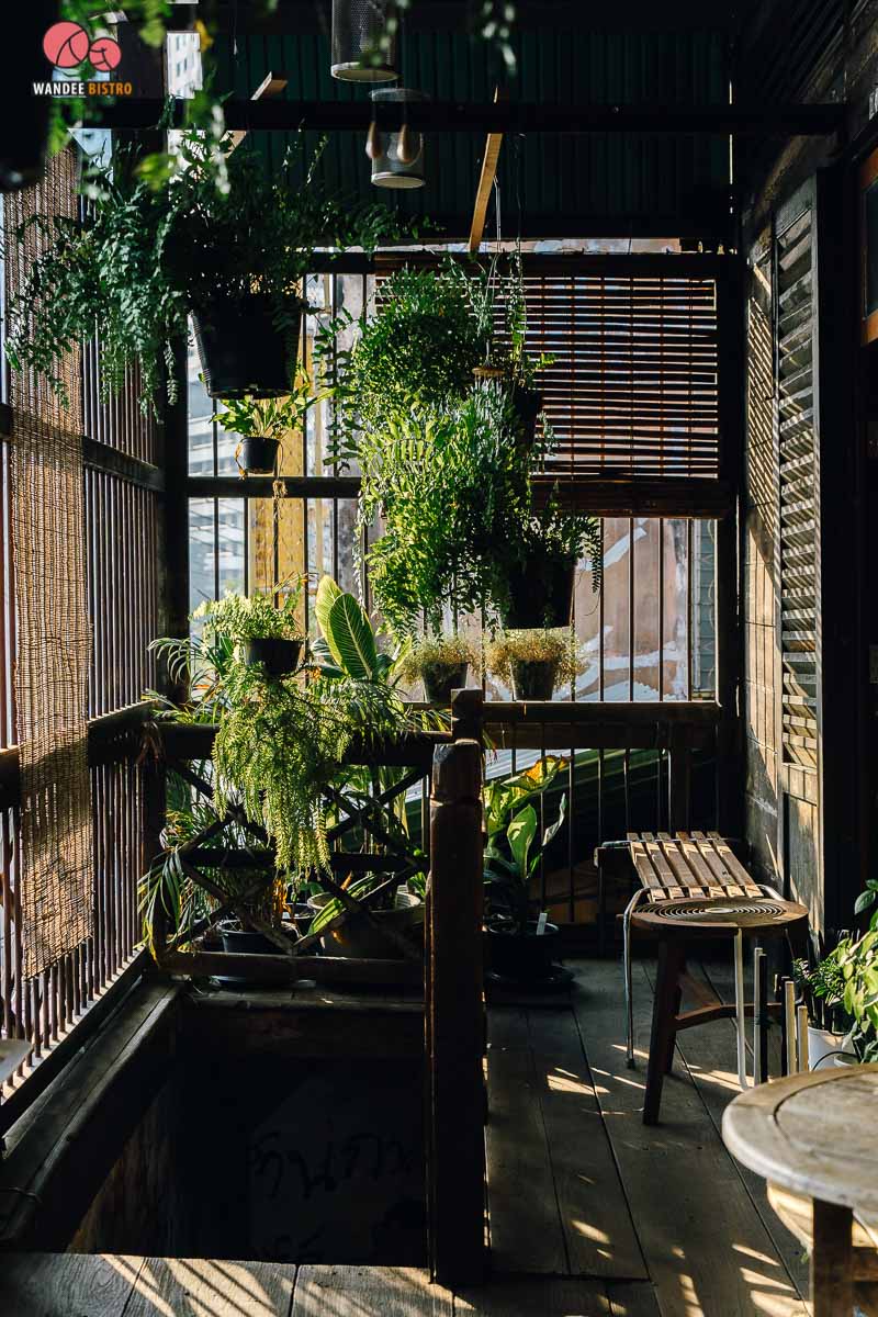 Mother Roaster บาริสต้าวัยเก๋ากับร้านกาแฟสุดคลาสสิค ย่านตลาดน้อย